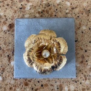 Talbots | Jewelry | Talbots 2k Gold Overlay Flower Pearl Pin Brooch ...